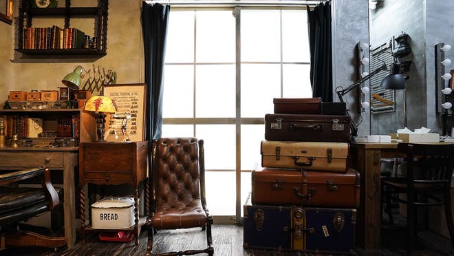 渋谷駅徒歩3分|古い外壁のような壁にアンティークが映える、廃墟をイメージした撮影スタジオ|シャビーシックな雰囲気の撮影に|Dstの写真7