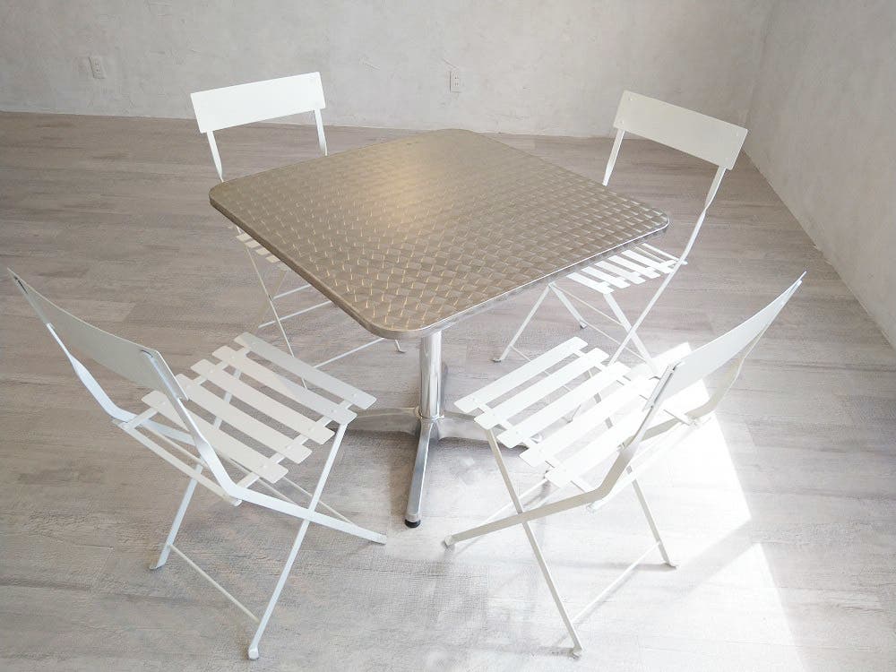 白を基調とした内・外装で様々なジャンルのアート展示、展示会、撮影に適しております。の写真6