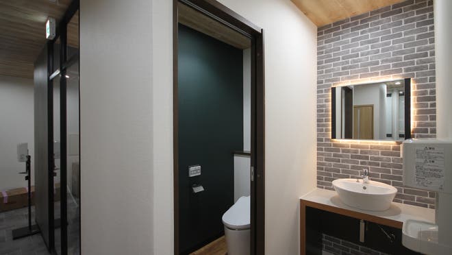 ■C:会議室■【少人数での打ち合わせに最適】大型モニター完備等設備充実の貸し会議室です!の写真6