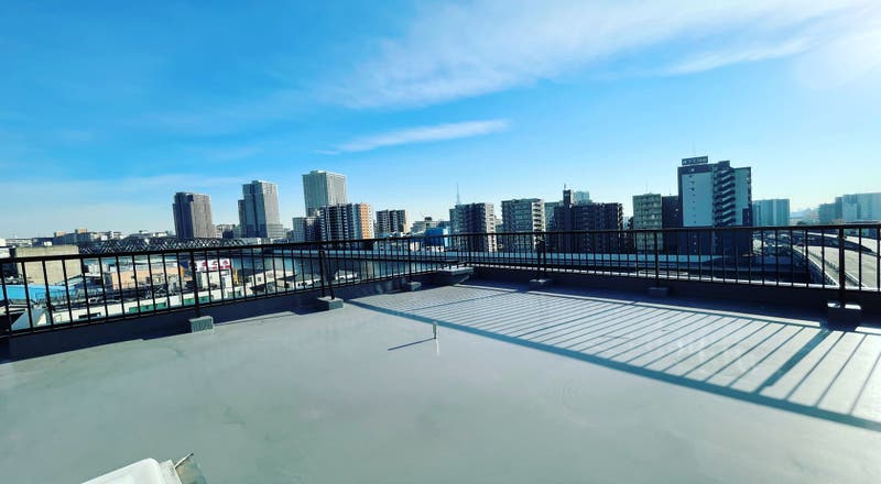 北千住ビル屋上の撮影スペース / 雨天日程変更可能 / 隅田川目の前 / 目の前に高い建物なし
