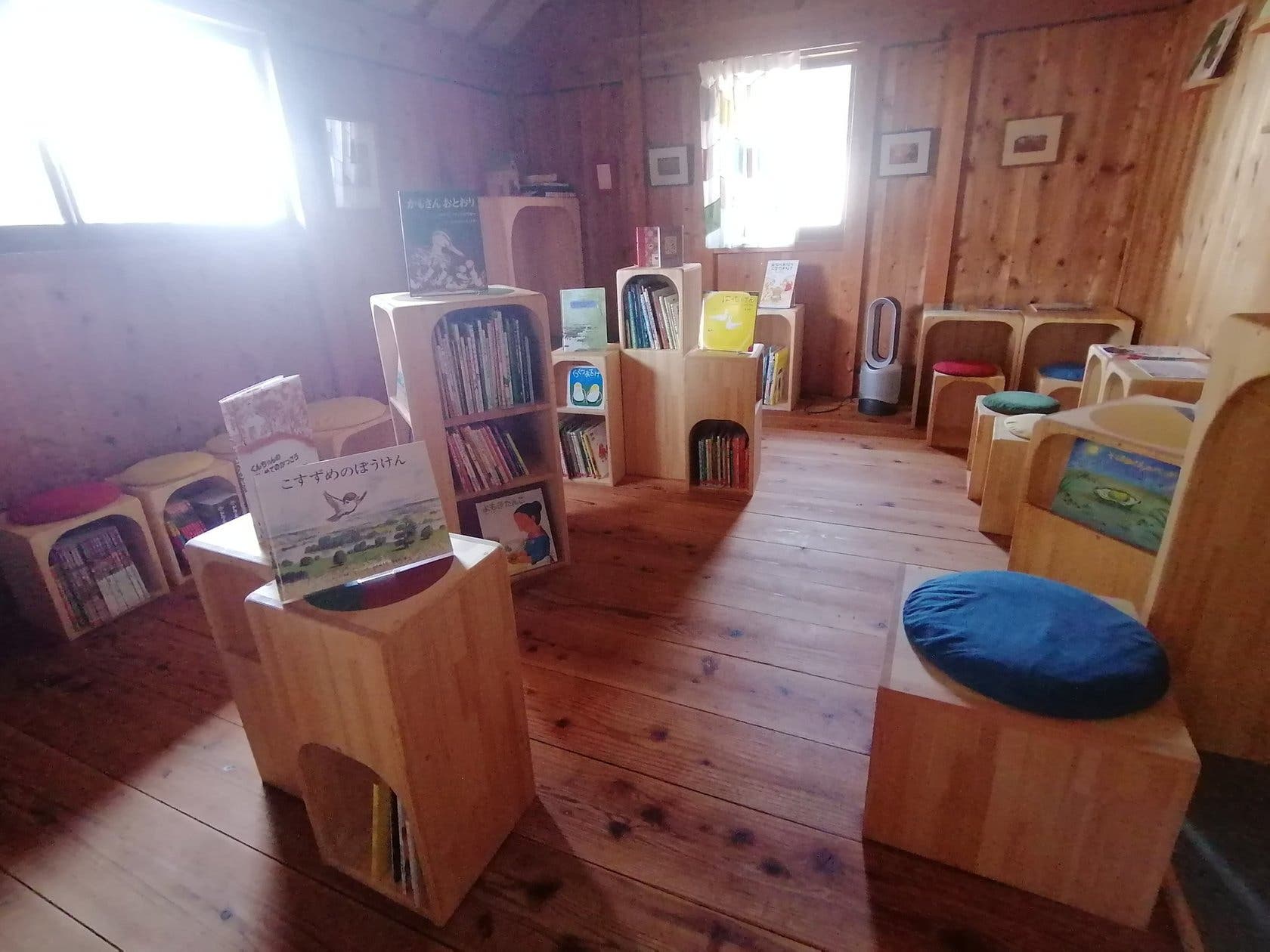 幼児から小学校低学年向け　絵本ライブラリーの写真10