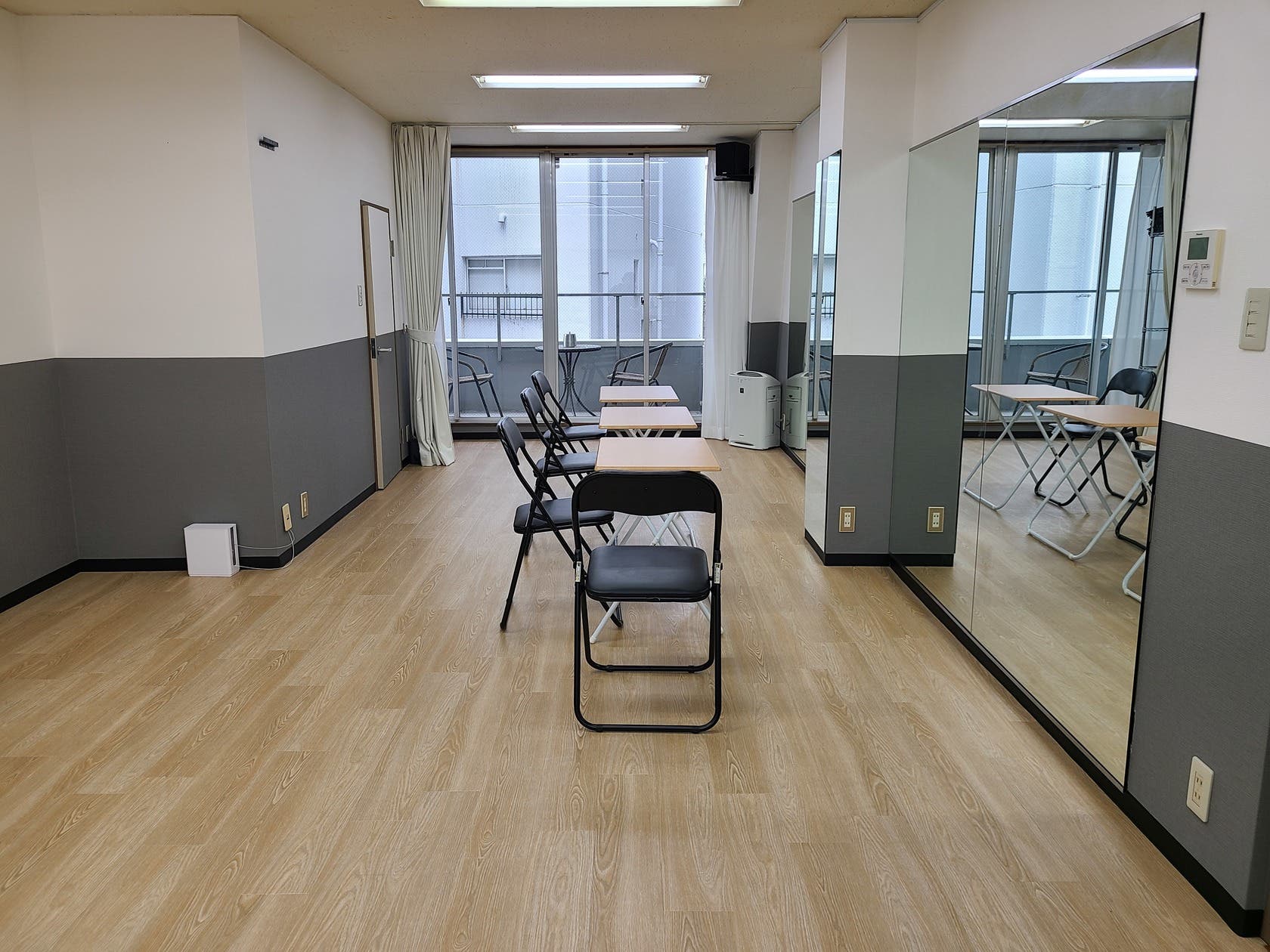 【麻布十番徒歩4分・六本木徒歩8分】【3F】換気・日当り良好/ウォーキング・ヨガ・撮影に人気/大型ミラー・移動式ミラー設置の写真21