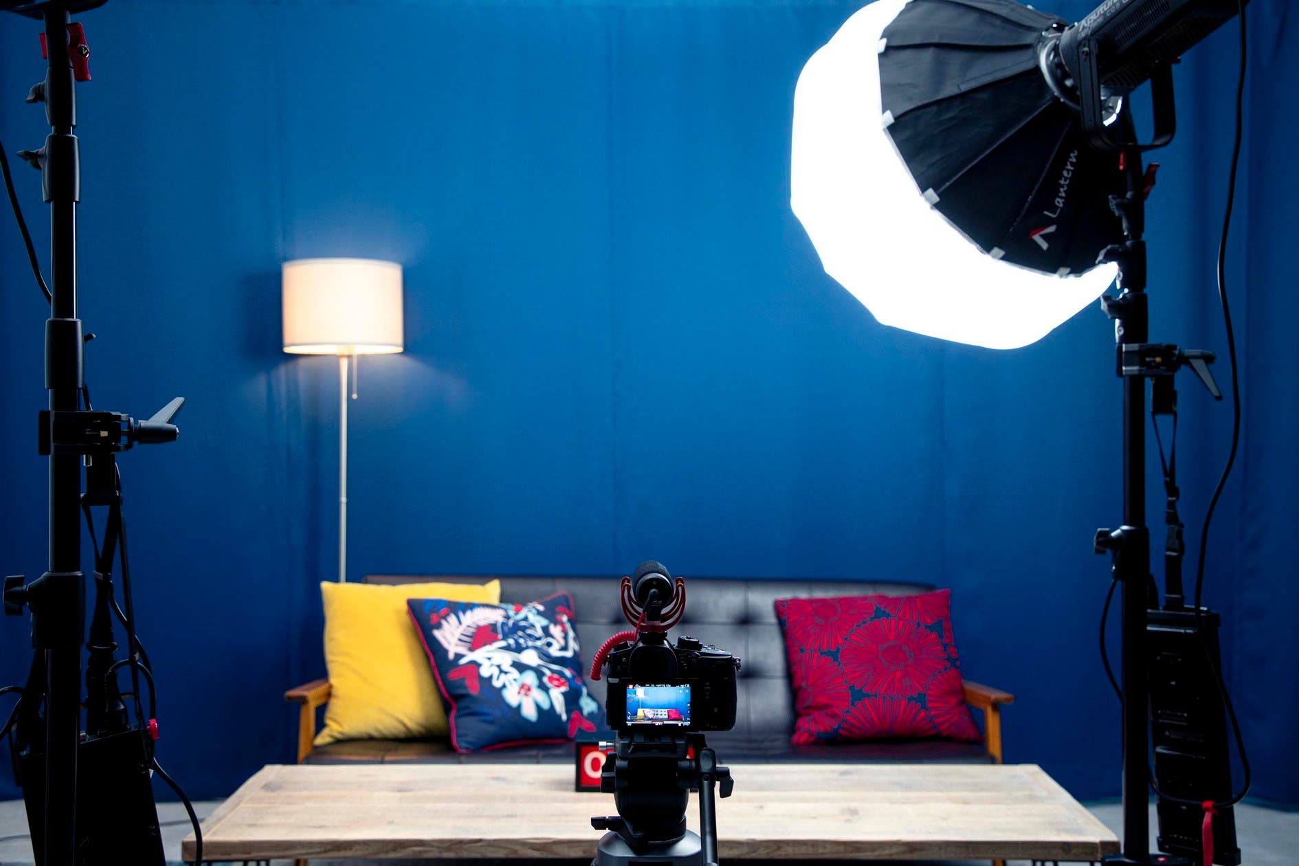 【大阪駅から1駅】駅近徒歩3分！80平米の撮影スタジオ／ダンス撮影可／高速ネット有／照明無料レンタルの写真5