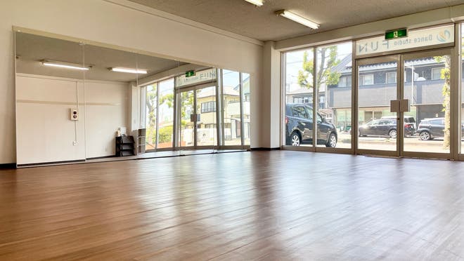 【無料スポットライト完備】静岡市駿河区でダンスができるスタジオ!の写真1