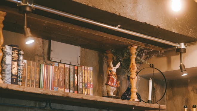 【渋谷シーシャバー/渋谷駅徒歩3分】ビンテージ感溢れるおしゃれなカフェ/バー コスプレ貸切撮影/商用撮影/アンティークの写真5