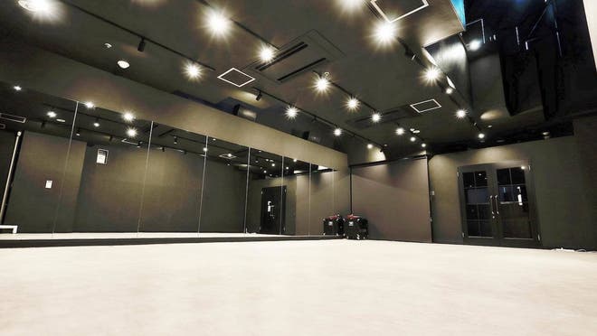 【西新宿エリア】新宿駅徒歩圏内 24時間利用可能のレンタルスタジオ!ダンス、ヨガ、歌、演劇、撮影会などご利用用途は様々です!の写真1