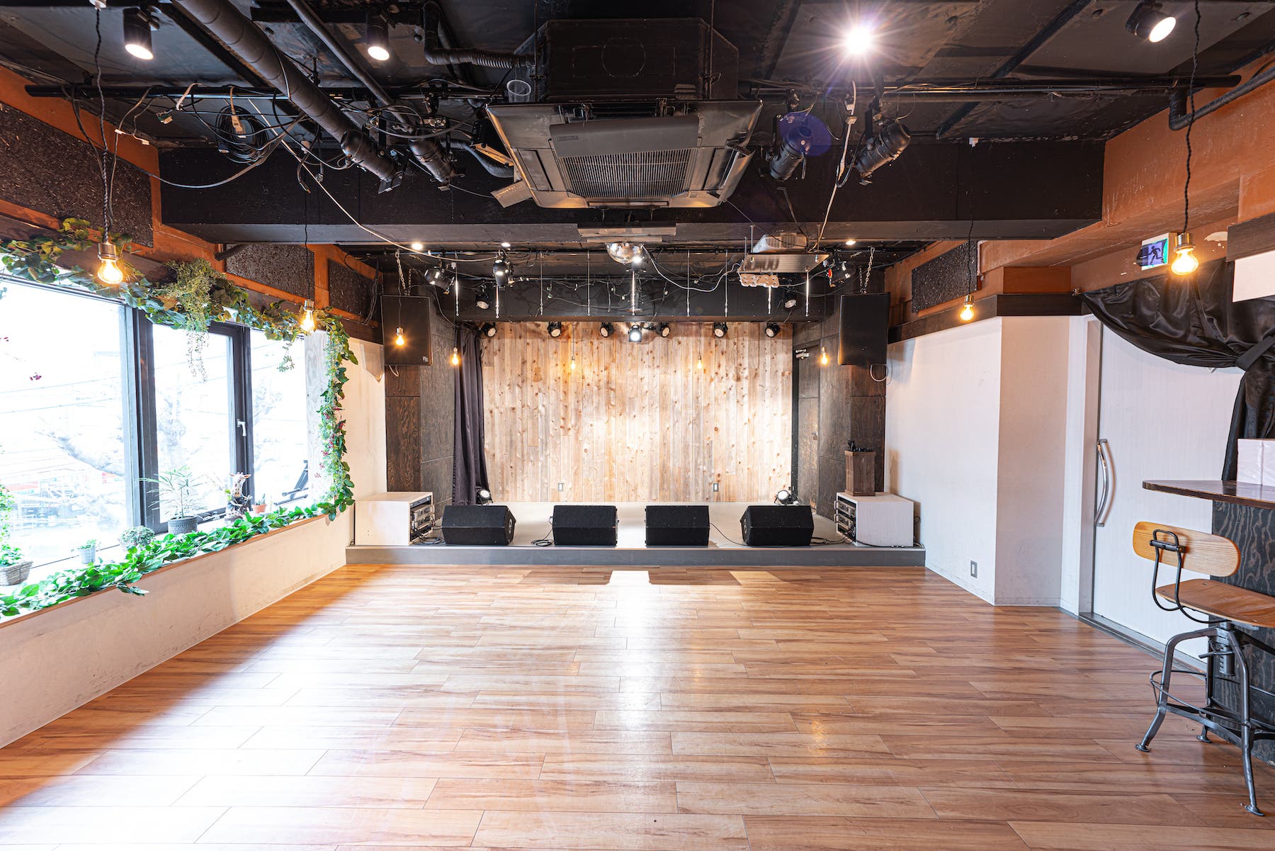 【渋谷・代官山】防音設備でライブイベントOK！木の質感が優しいお洒落なスペース。ライブ・撮影・配信などにオススメです！の写真6