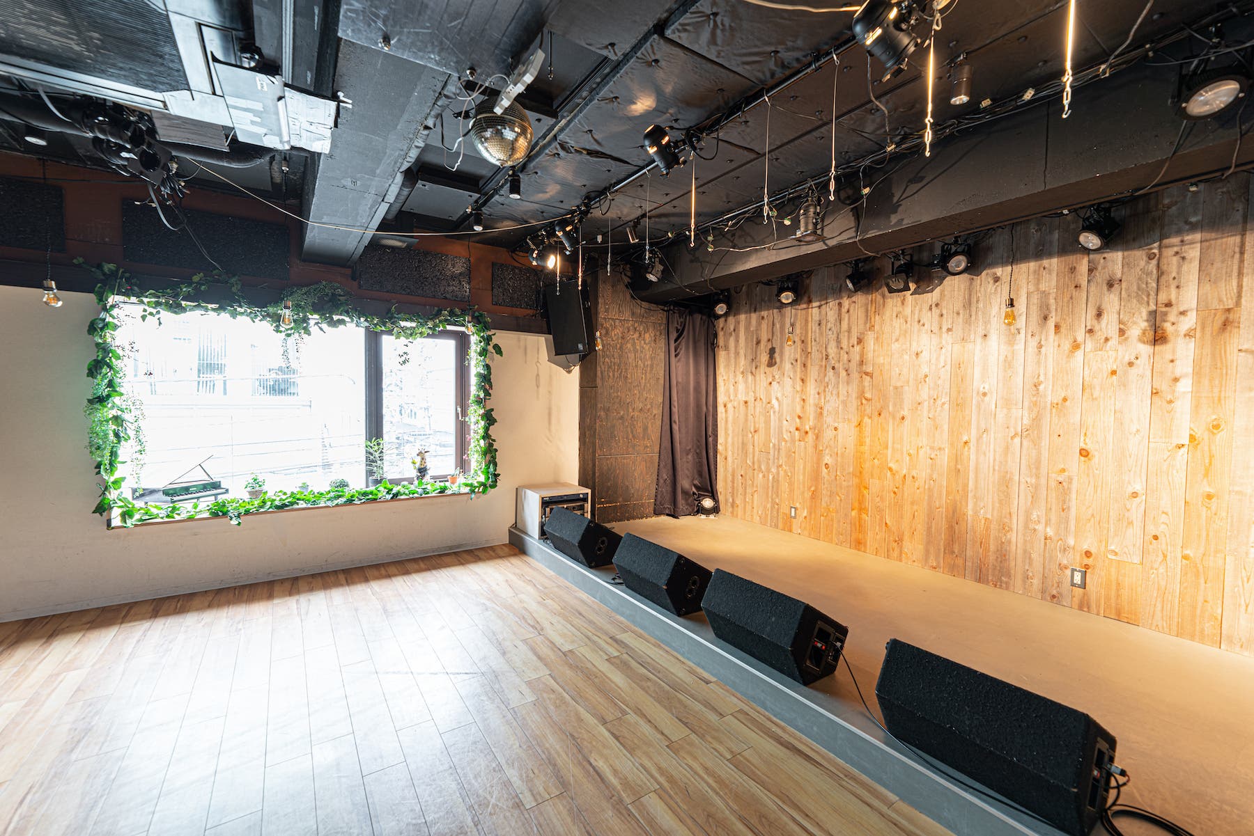【渋谷・代官山】防音設備でライブイベントOK！木の質感が優しいお洒落なスペース。ライブ・撮影・配信などにオススメです！の写真7