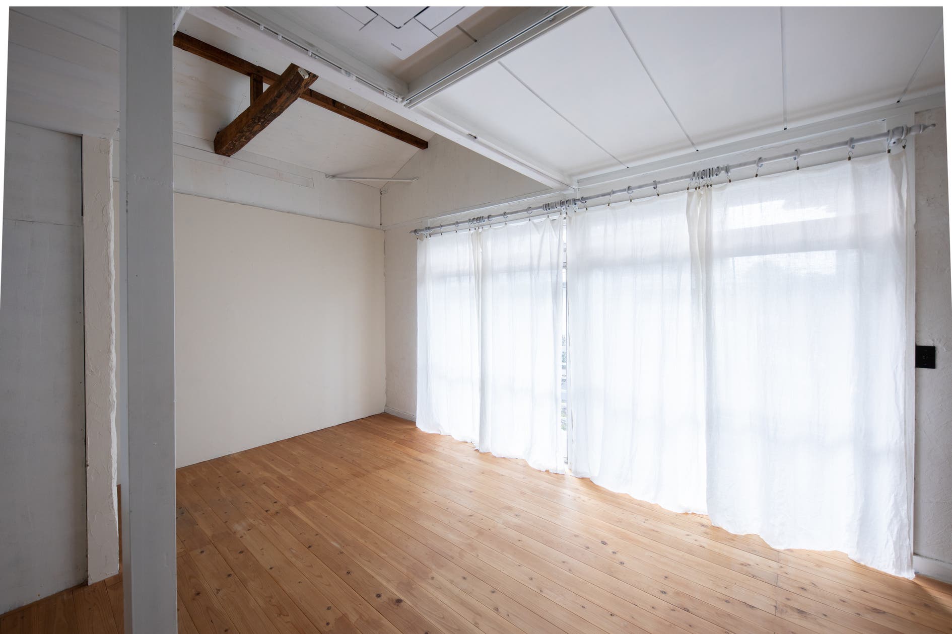 【川口市】自然光の入る撮影スタジオ！キッチン付きで様々な演出が可能。写真撮影/料理撮影/物撮り/ポートレート/駐車場完備の写真13