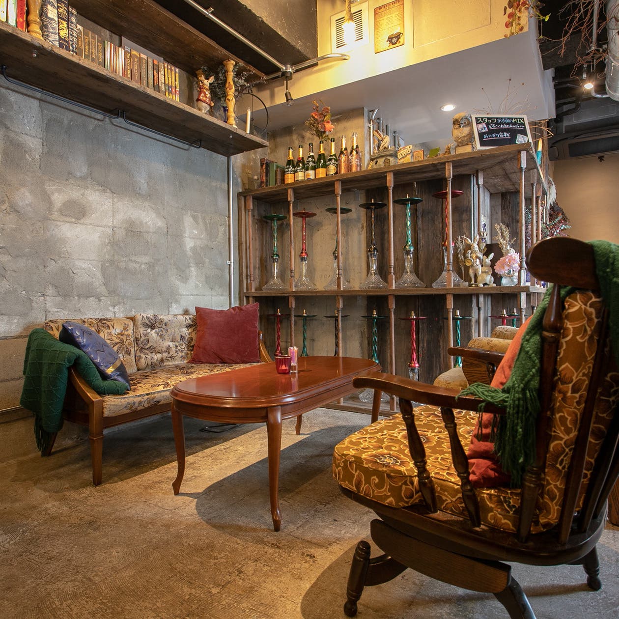 【渋谷シーシャバー/渋谷駅徒歩３分】ビンテージ感溢れるおしゃれなカフェ/バー　コスプレ貸切撮影/商用撮影/アンティークの写真10