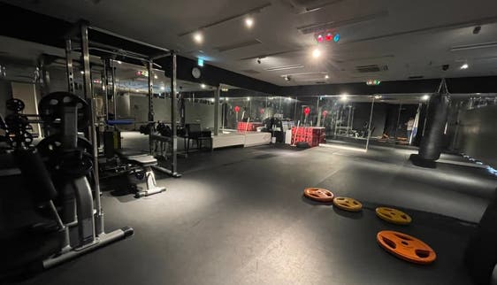 Room3【渋谷駅徒歩5分】≪期間限定割引¥5,000→¥4,500≫ 渋谷のど真ん中優雅で20人入れるスペースの写真1