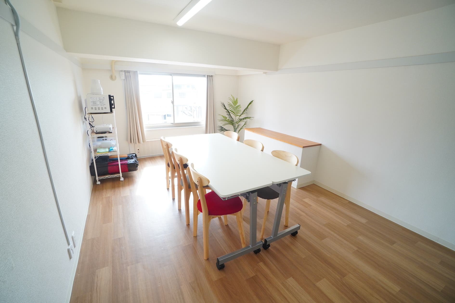 ＜初台マルチスペース402＞完全個室✨光回線Wi-Fi/ヨガマット/リングライト無料！会議/ヨガ/撮影の写真5