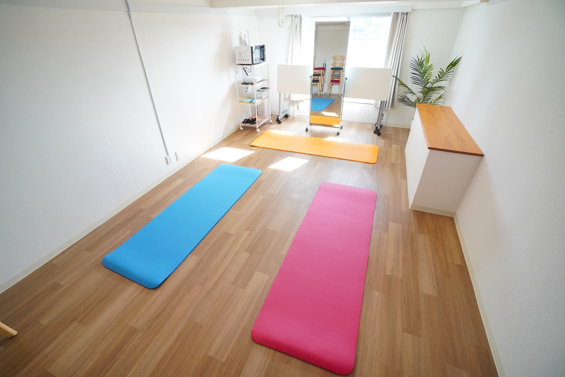 ＜初台マルチスペース402＞完全個室✨光回線Wi-Fi/ヨガマット/リングライト無料！会議/ヨガ/撮影の写真2