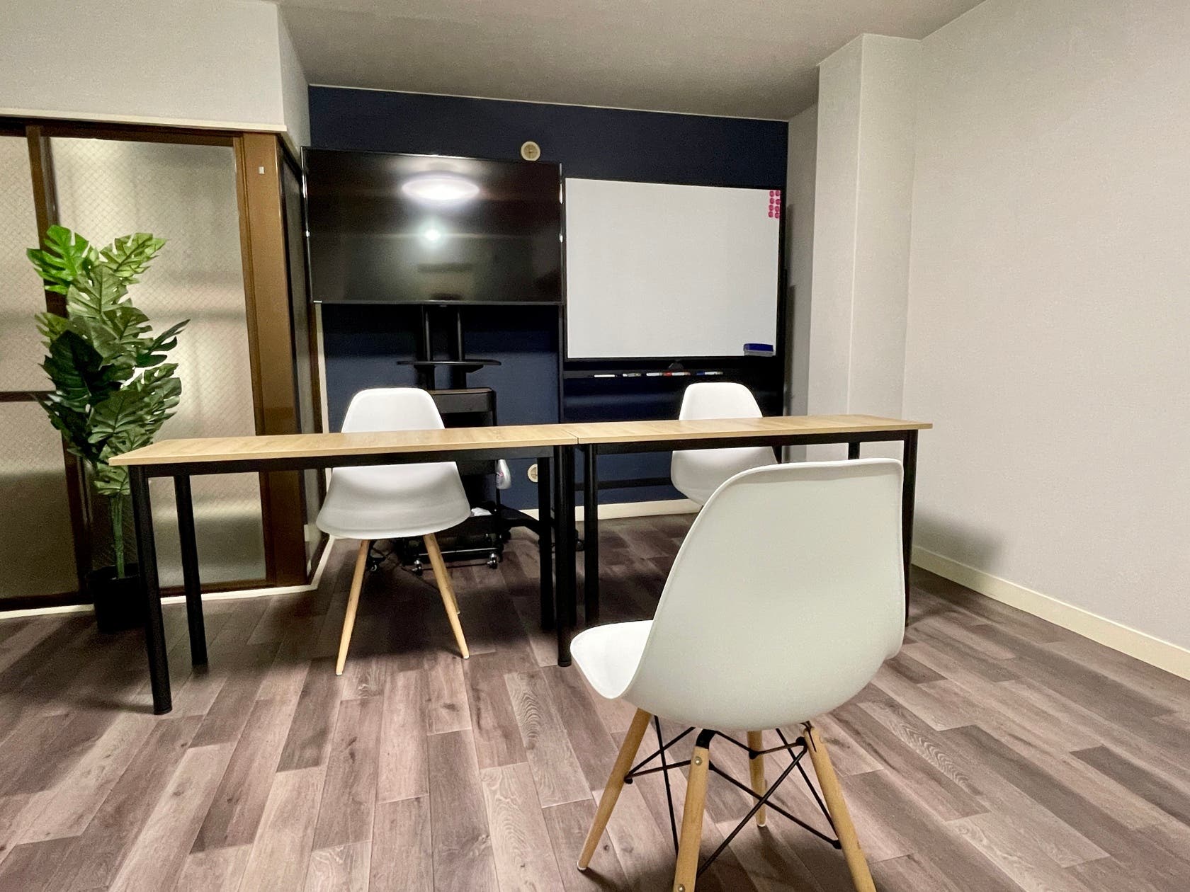 【New Open】京都駅徒歩4分 超高速Nuro光Wi-Fi・50インチモニタ・ウォータースタンド・空間除菌型空気清浄機完備!の写真6