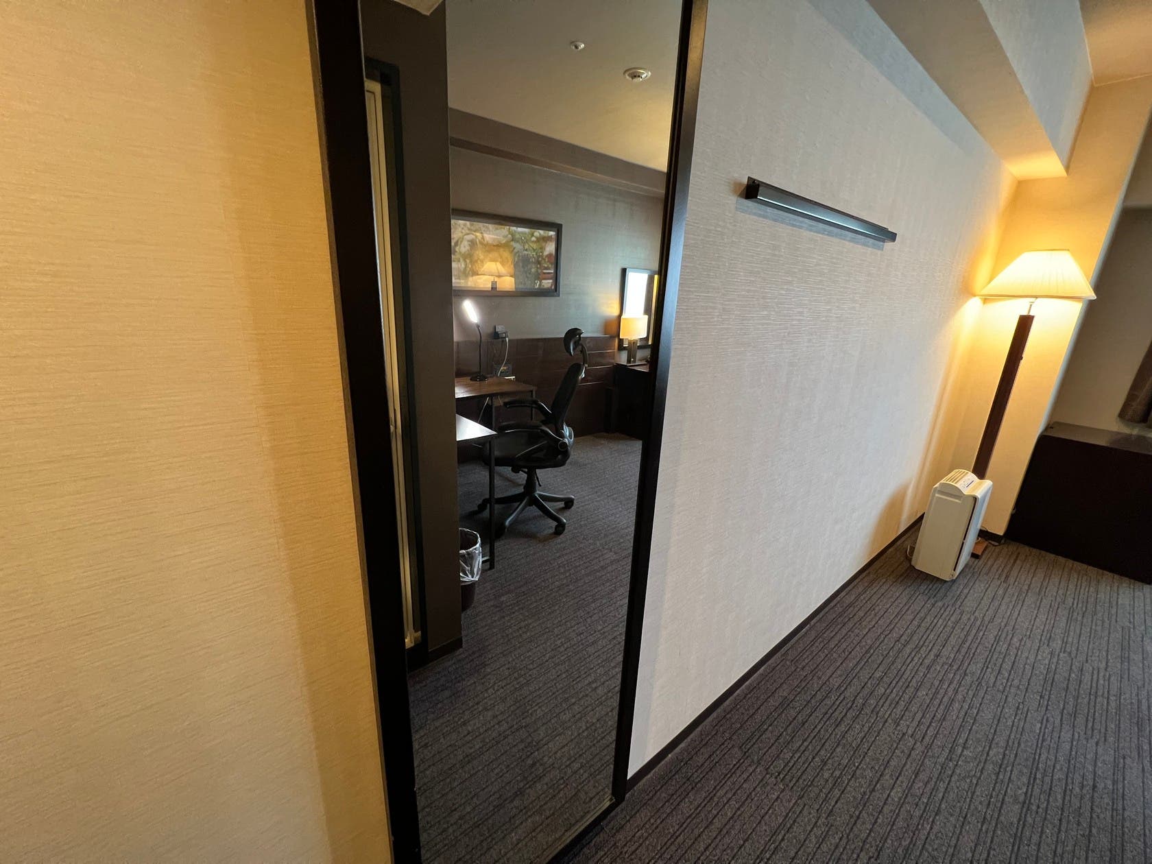 【ラグナスイート新横浜】新横浜徒歩５分！ホテル客室でのゆったりテレワーク！の写真9