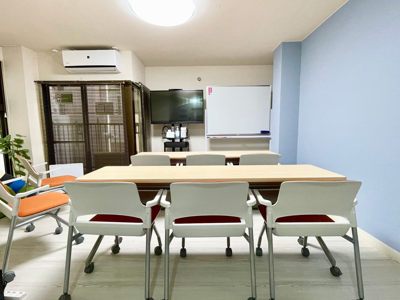 【リニューアル!】京都駅徒歩4分 超高速Nuro光Wi-Fi・43インチモニタ・ウォータースタンド完備で会議やセミナーを快適に！の写真5