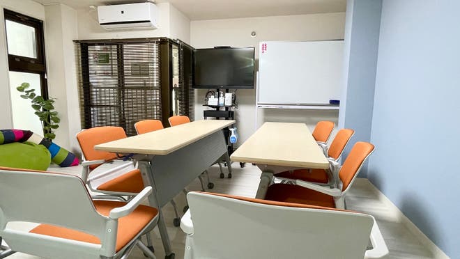 【リニューアル!】京都駅徒歩4分 超高速Nuro光Wi-Fi・43インチモニタ・ウォータースタンド完備で会議やセミナーを快適に!の写真6