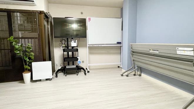 【リニューアル!】京都駅徒歩4分 超高速Nuro光Wi-Fi・43インチモニタ・ウォータースタンド完備で会議やセミナーを快適に!の写真9