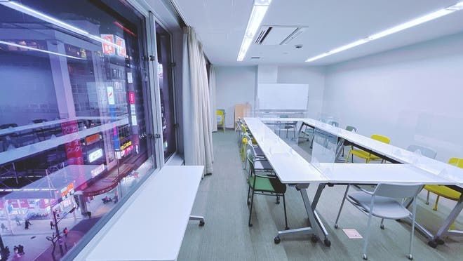 【梅田会議室】Osaka Metro東梅田駅から徒歩1分!20人収容可・交流会・セミナー・ワークショップに便利な大部屋の写真4