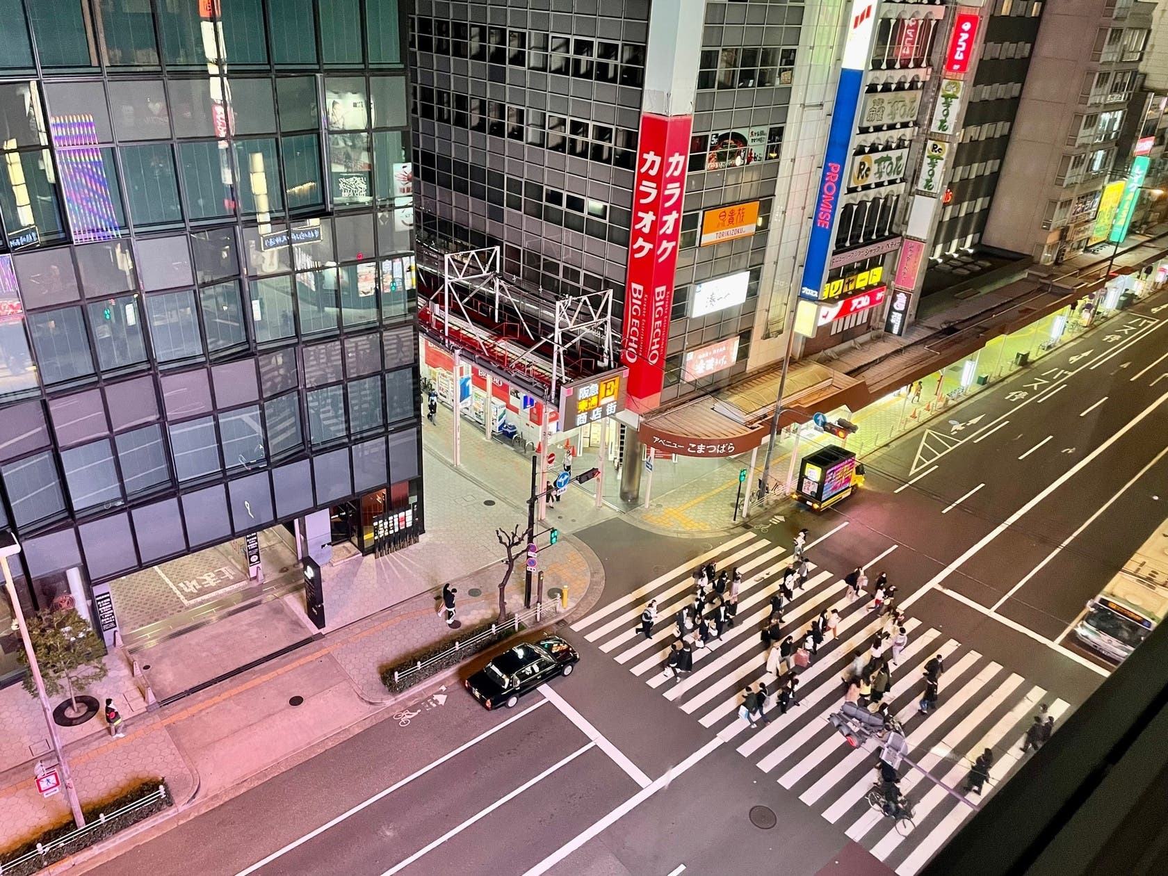【梅田会議室】Osaka Metro東梅田駅から徒歩1分！20人収容可・交流会・セミナー・ワークショップに便利な大部屋の写真8