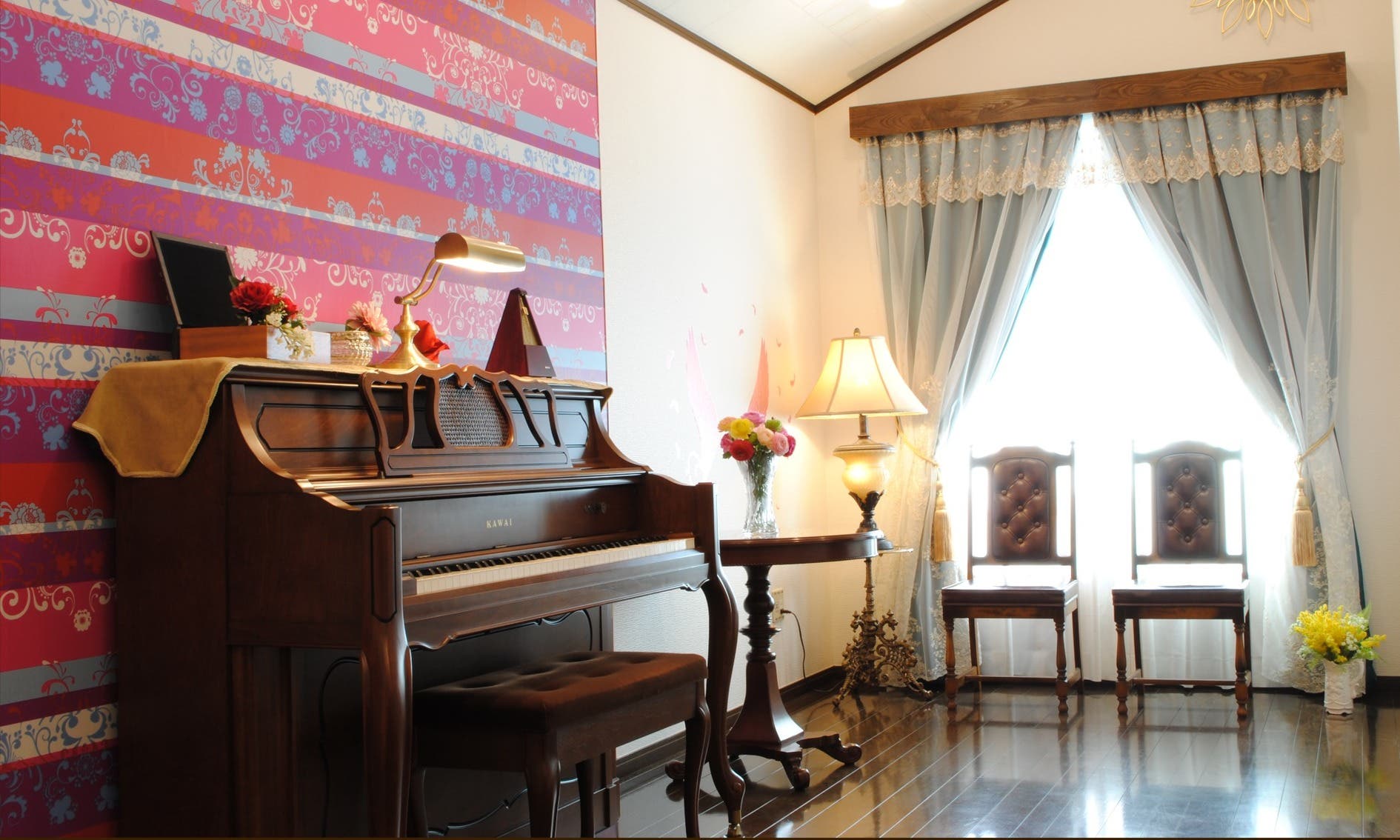 【横浜-都筑区/駐車1台可】ピアノ常設!クラシカルスペースで楽器練習・撮影・レッスン・会議等・女子会等♪の写真7