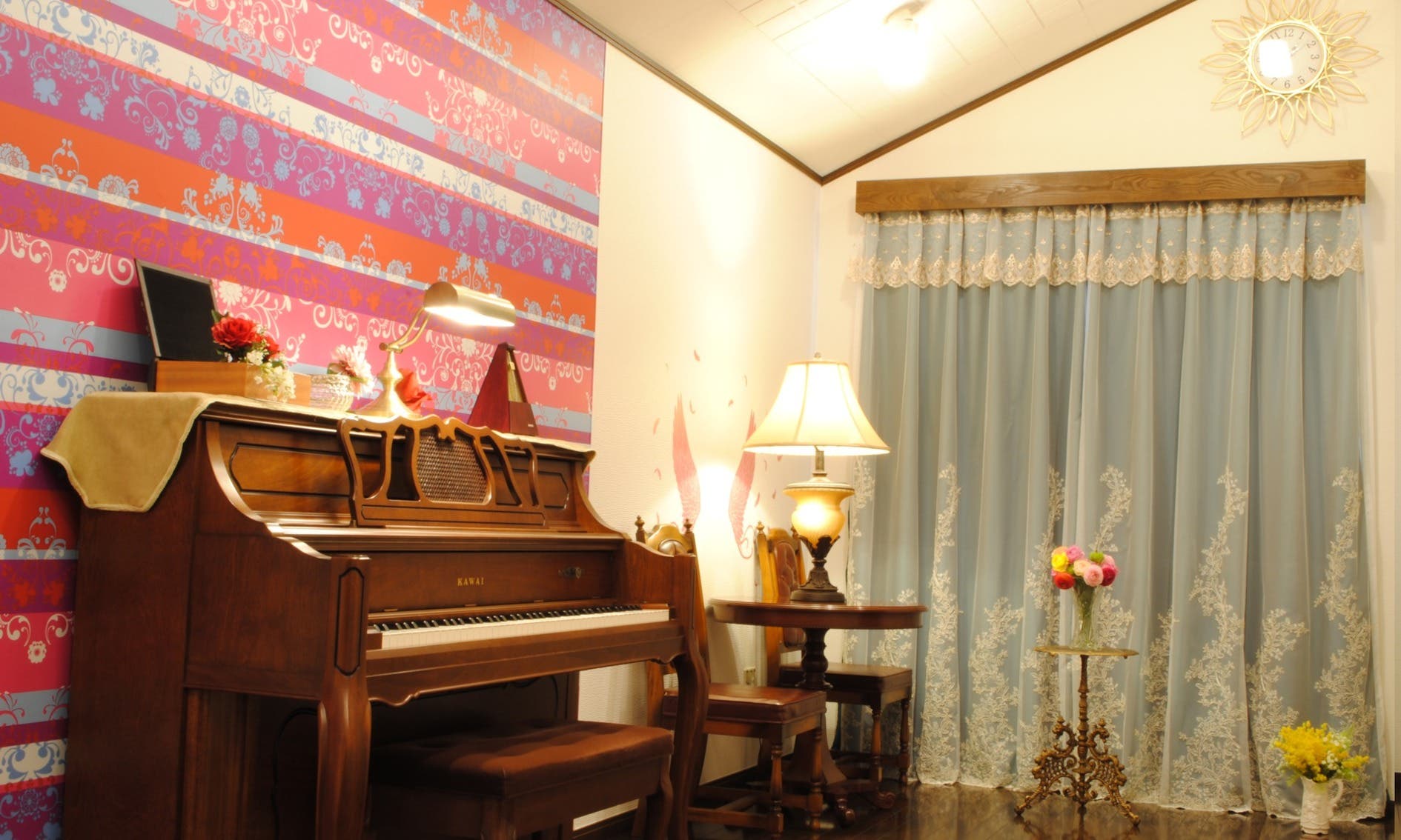 【横浜-都筑区/駐車1台可】ピアノ常設!クラシカルスペースで楽器練習・撮影・レッスン・会議等・女子会等♪の写真6