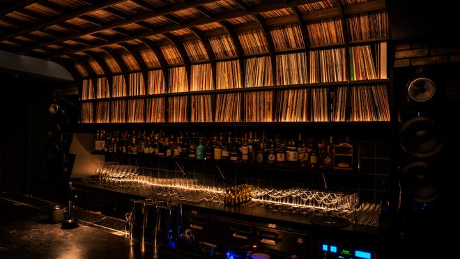 【恵比寿/落ち着きのあるモダンな空間】レコードバー / 動画撮影向きの写真4