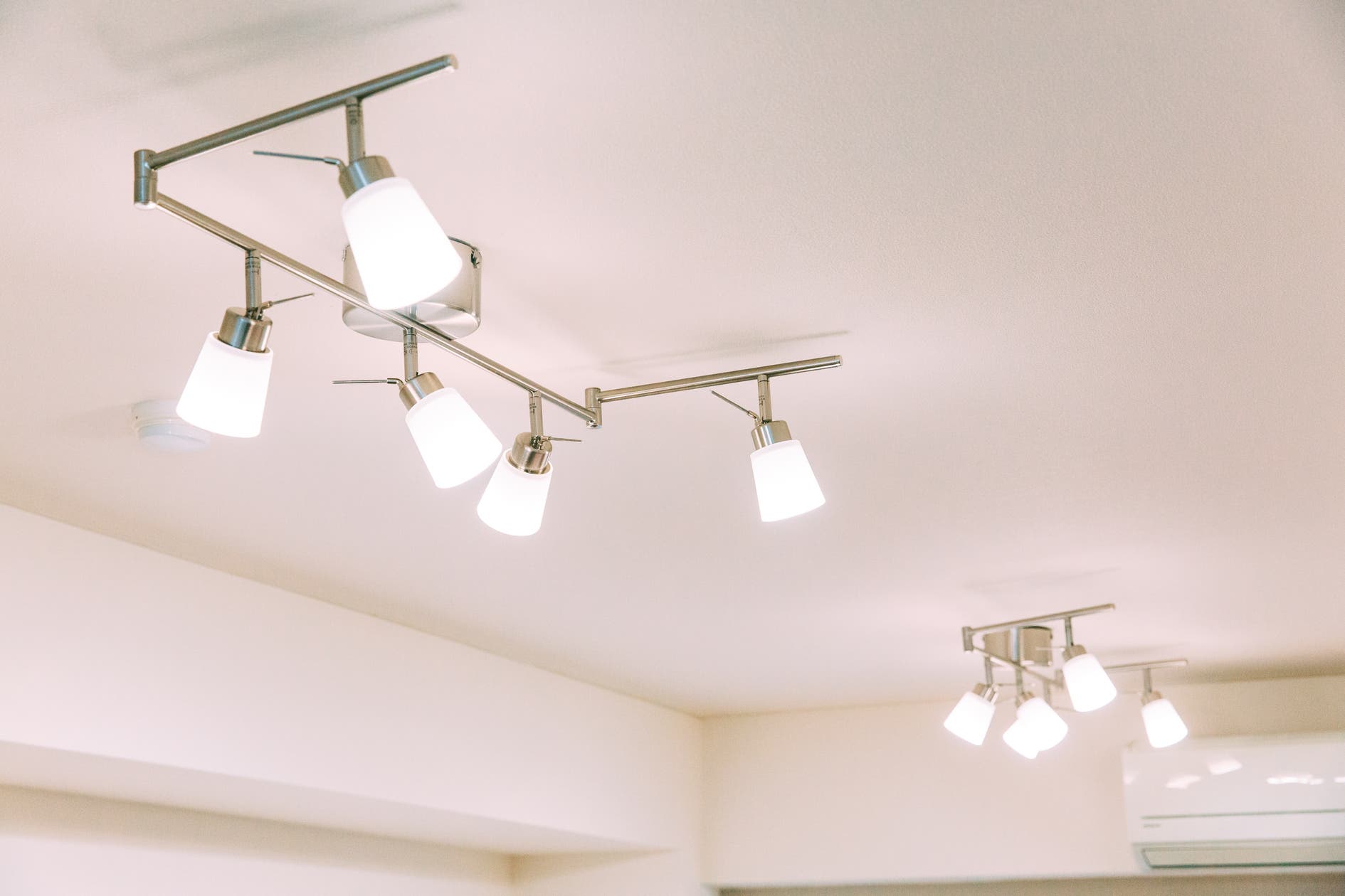 ＜新大久保駅3分＞ダンスができるレンタルスタジオ/幅5.4m高さ1.8の鏡付き/少人数グループ・個人練習に最適の写真14