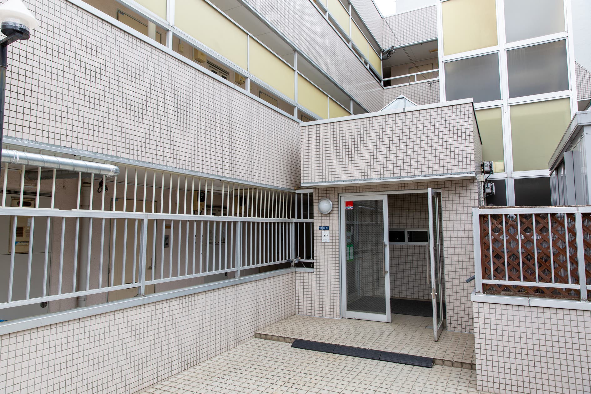 ＜新大久保駅3分＞ダンスができるレンタルスタジオ/幅5.4m高さ1.8の鏡付き/少人数グループ・個人練習に最適の写真17