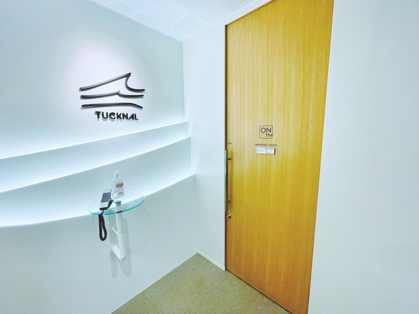 【梅田会議室】Osaka Metro東梅田駅から徒歩1分！20人収容可・交流会・セミナー・ワークショップに便利な大部屋の写真19