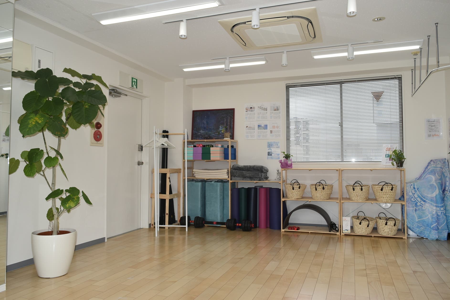 都営新宿線『曙橋』駅・東京メトロ丸ノ内線『四谷三丁目』駅徒歩約5分のスタジオです！の写真2