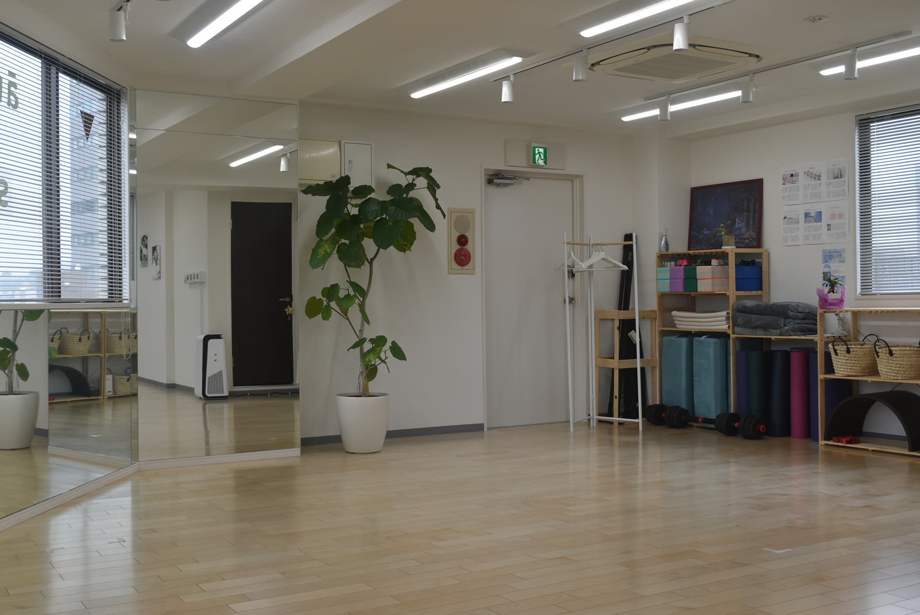 都営新宿線『曙橋』駅・東京メトロ丸ノ内線『四谷三丁目』駅徒歩約5分のスタジオです！の写真3