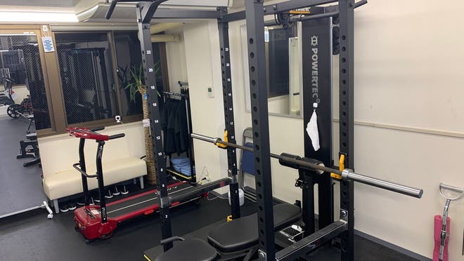 【八丁堀駅徒歩1分】ウエイトトレーニング施設・パワーラック・スミスマシン・レッグプレス・高重量トレ可の写真2