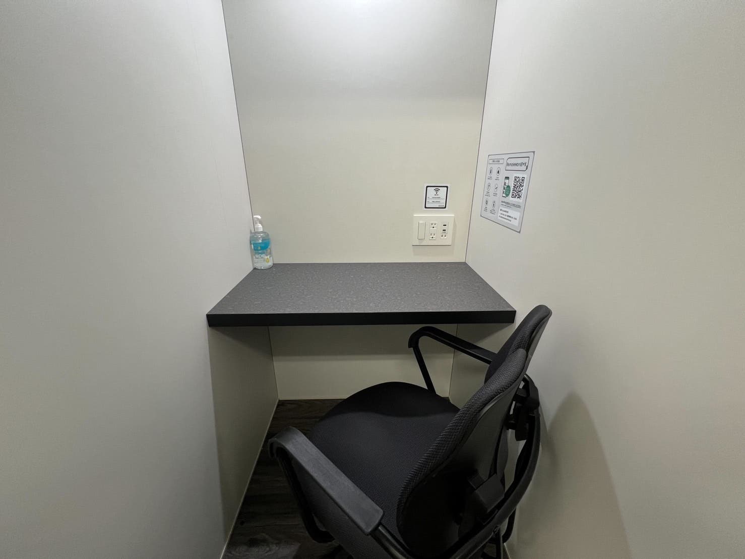 ＜RemoteworkBOX ニュー新橋ビル店【No.5】＞完全個室⭐️Wi-Fi無料！/ 2時間以上の利用でお得！の写真6