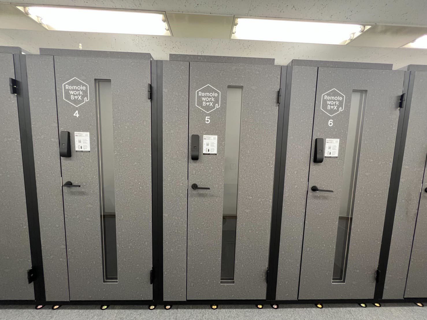 ＜RemoteworkBOX ニュー新橋ビル店【No.8】＞完全個室⭐️Wi-Fi無料！/ 2時間以上の利用でお得！の写真3