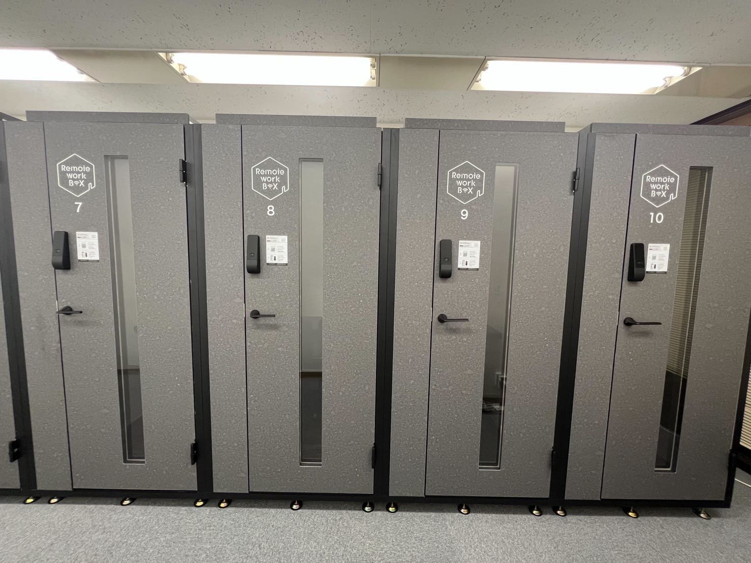 ＜RemoteworkBOX ニュー新橋ビル店【No.8】＞完全個室⭐️Wi-Fi無料！/ 2時間以上の利用でお得！の写真4