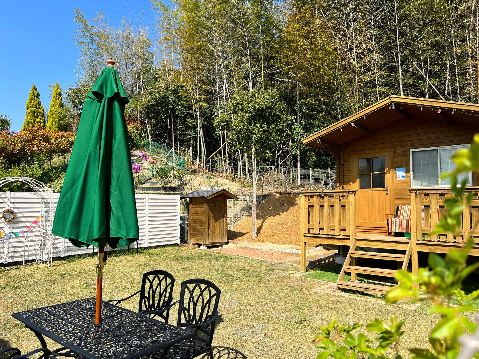 ★ワンちゃんも大喜び★完全貸切60坪で広々！貸切ドッグラン＆6畳ログハウスの写真8