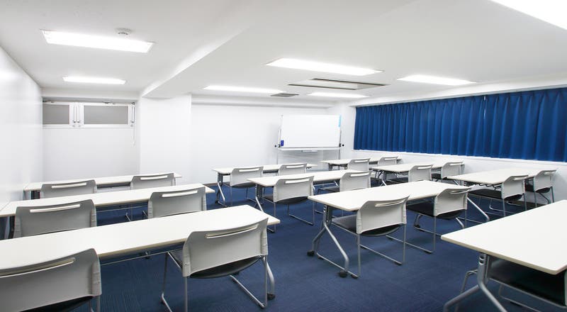  【ROOMs第1会議室】錦糸町駅3分 最大22名/光回線/会議/ボドゲ/セミナー/施術ベット/撮影（物撮り）【安い・綺麗】