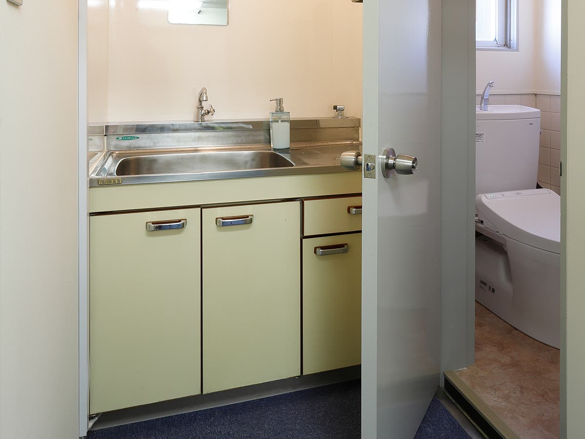  【ROOMs第1会議室】八丁堀駅 3分 最大44名/光回線/会議/セミナー/ボドゲ/面接/研修/施術ベット10台/【安い綺麗】の写真7