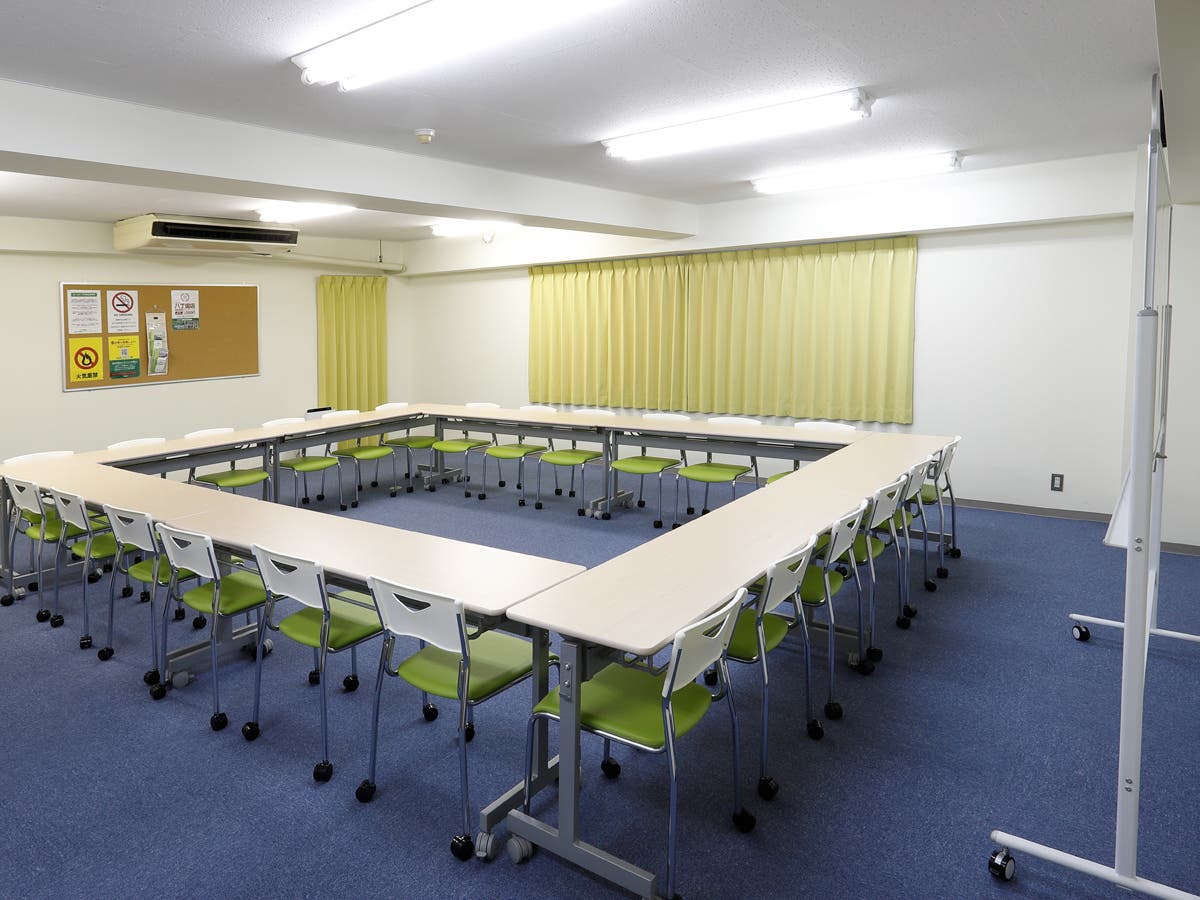  【ROOMs第1会議室】八丁堀駅 3分 最大44名/光回線/会議/セミナー/ボドゲ/面接/研修/施術ベット10台/【安い綺麗】の写真9