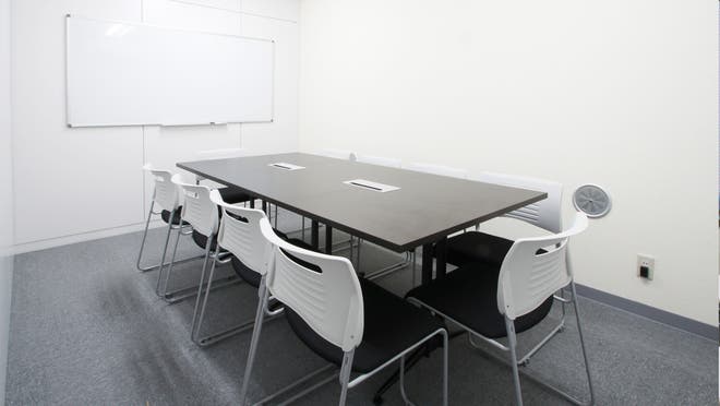 【ROOMs第3会議室】水道橋駅西口2分 最大10名/光回線/会議/ボドゲ/セミナー/面接/研修/撮影【安い・綺麗】の写真1