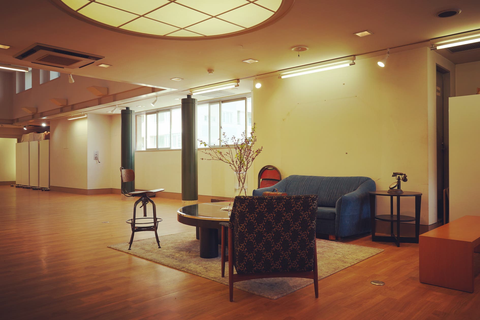 ソファ完備ミーティングスペースの画像1