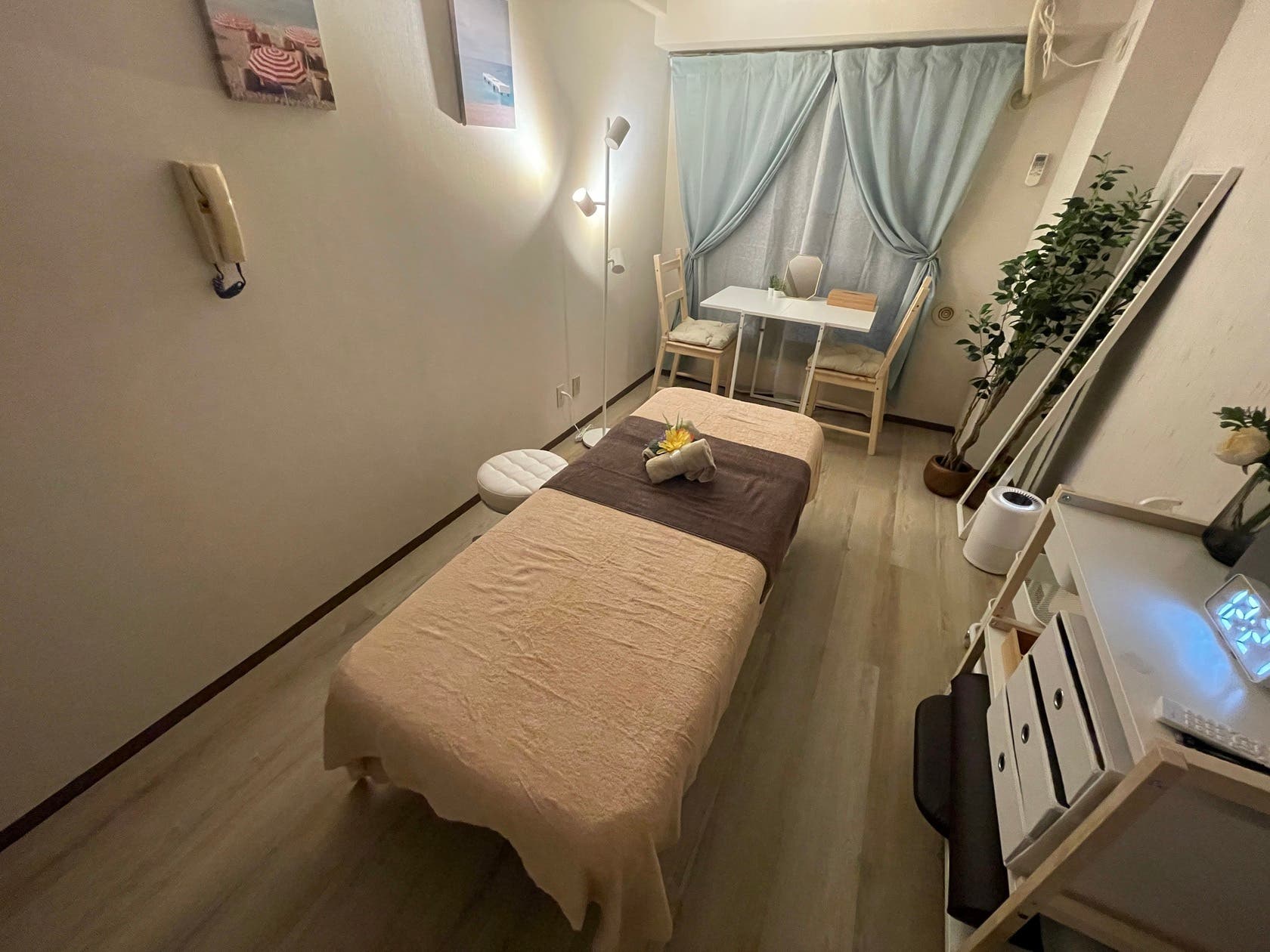 2022年オープン✨桜木町駅1分完全個室のキレイなサロン✨ほぼ雨に濡れずにアクセス👍電動昇降施術ベッド/マッサージ/エステの写真2