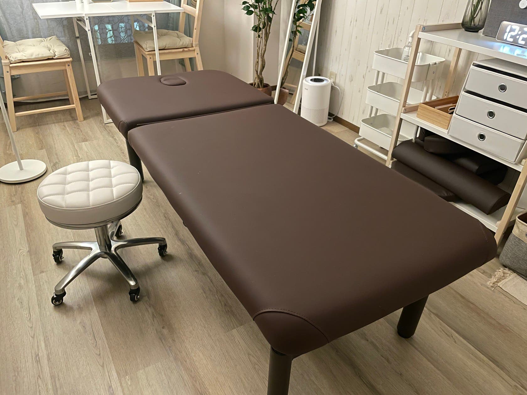 2022年オープン✨桜木町駅1分完全個室のキレイなサロン✨ほぼ雨に濡れずにアクセス👍電動昇降施術ベッド/マッサージ/エステの写真4