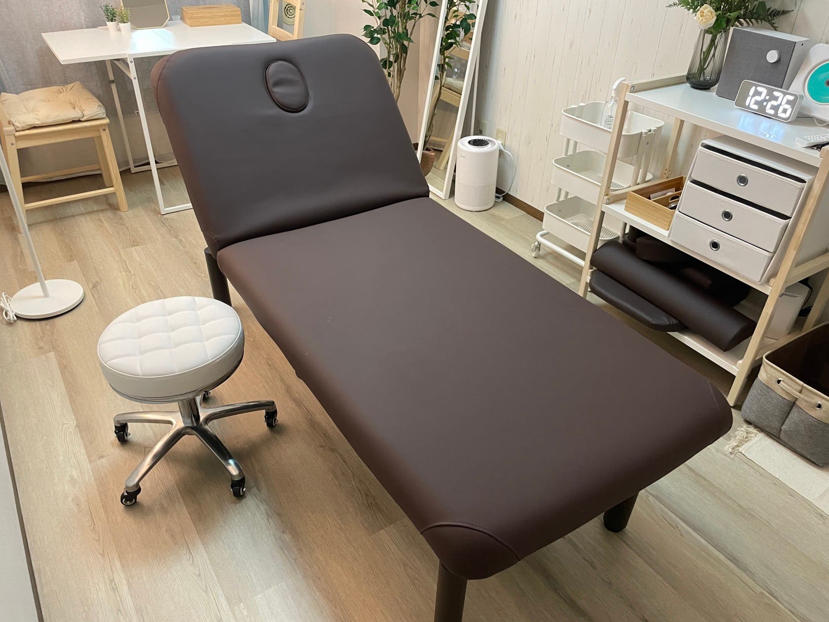 2022年オープン✨桜木町駅1分完全個室のキレイなサロン✨ほぼ雨に濡れずにアクセス👍電動昇降施術ベッド/マッサージ/エステの写真5