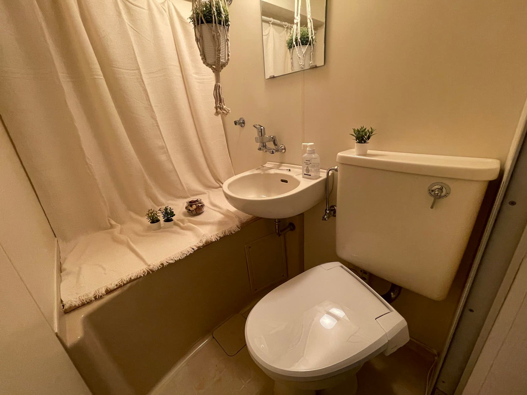 2022年オープン✨桜木町駅1分完全個室のキレイなサロン✨ほぼ雨に濡れずにアクセス👍電動昇降施術ベッド/マッサージ/エステの写真24