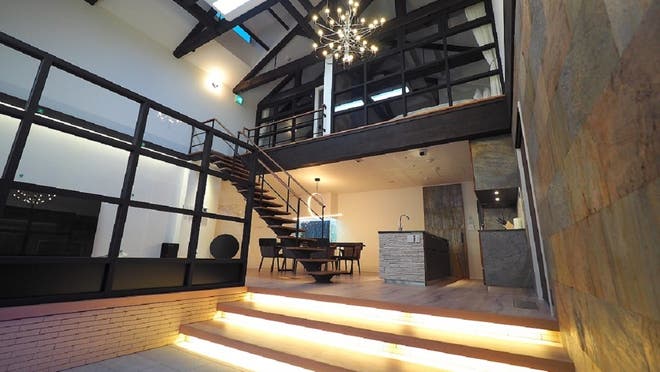 明治時代のレンガ造の建物を、モダンな雰囲気にフルリノベーション!商業撮影・ロケ地の写真1