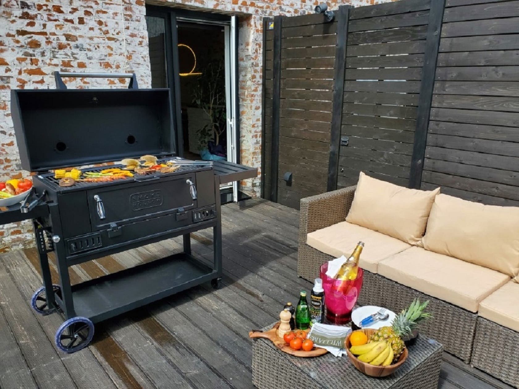 明治時代のレンガ造の建物を、モダンな雰囲気にフルリノベーション！商業撮影・ロケ地の写真24