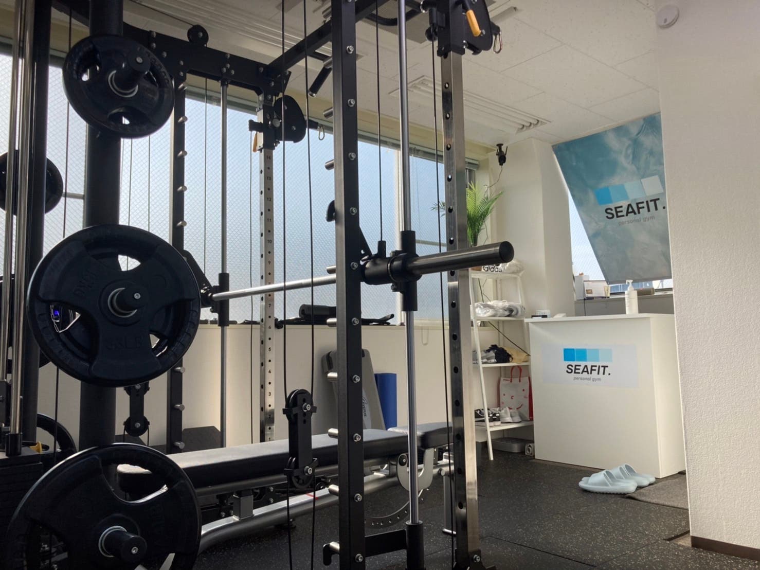 ★★駅近！小田急線 経堂駅徒歩2分！★★　ビルの最上階で爽快にトレーニング！の写真1