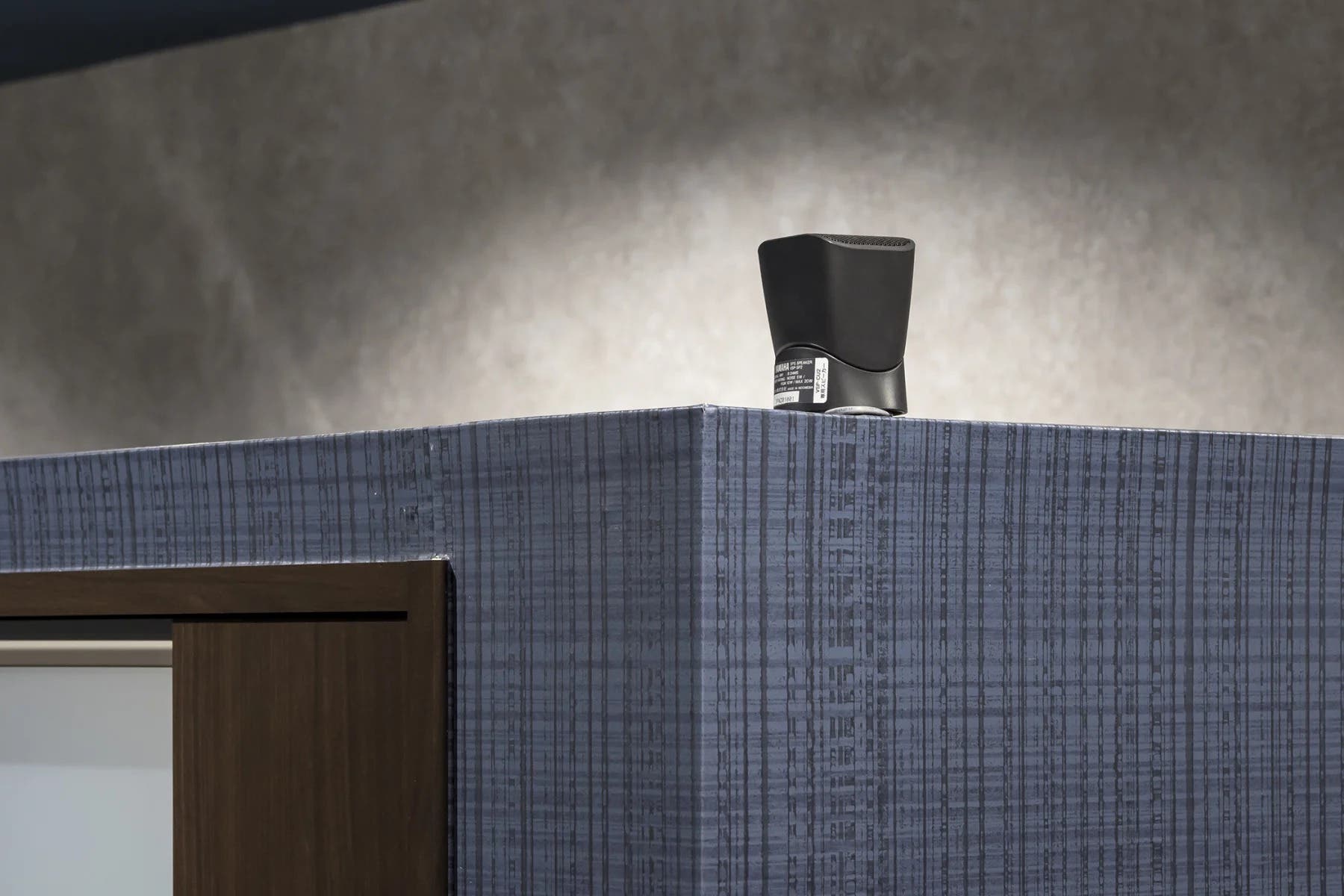 新橋駅直結！【マイナビBOOTH4】全室モニター完備、個室タイプのワークブース☆高速WiFi/フリードリンク付きの写真11